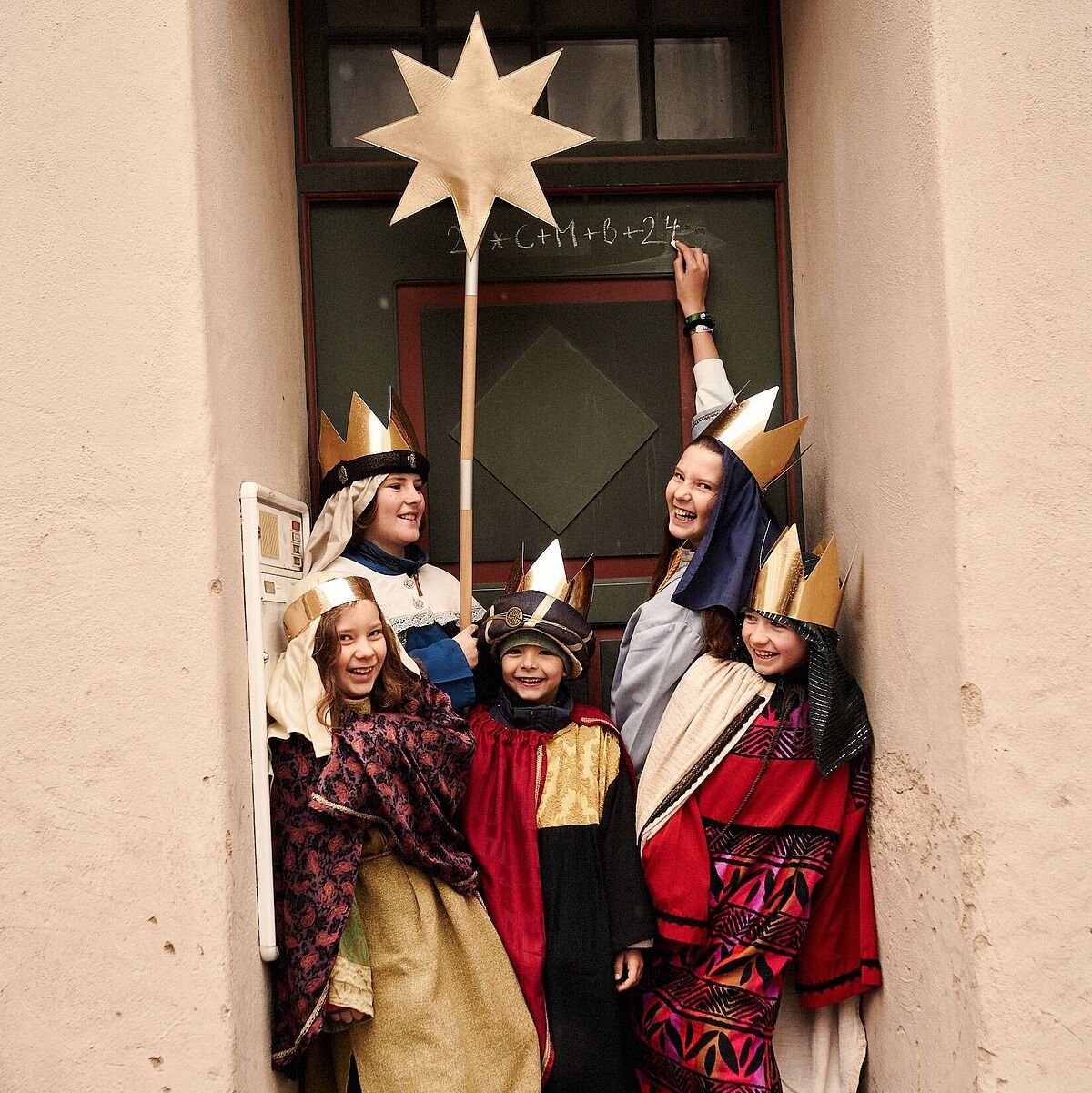 Sternsinger steigern Spendenergebnis | Kindermissionswerk "Die Sternsinger"
